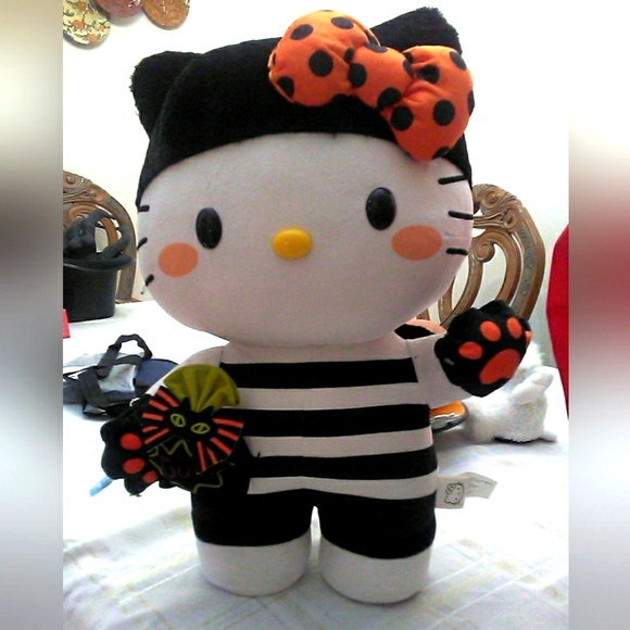 Hello Kitty | Toys | Limited Edition Giant Standing Hello Kitty 9 In ...
